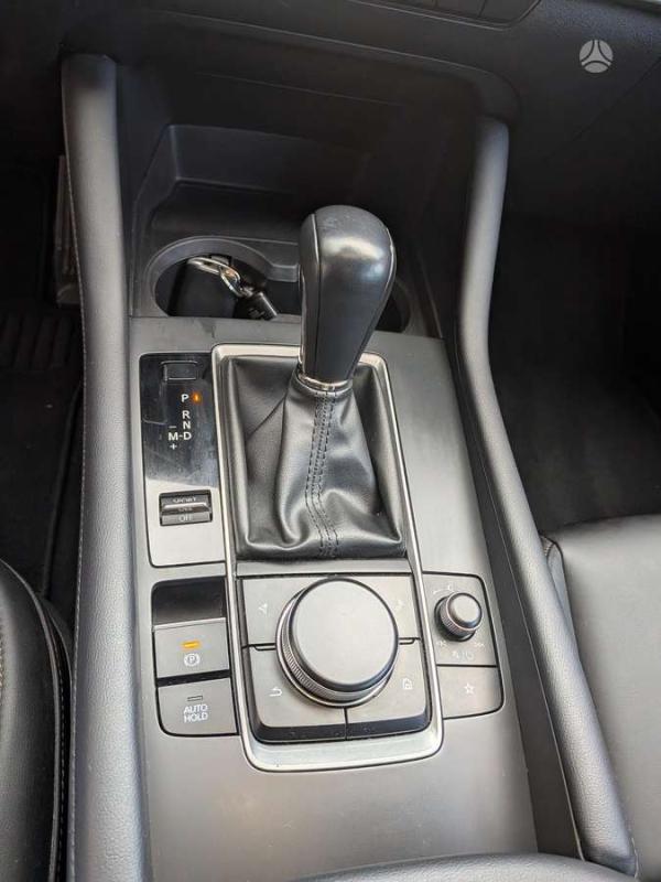 Pelēks Mazda 3 2022 Kauņa, ar dzinēja tilpumu 2.49 L un nobraukumu 15 tūkst. km par 18500 €, foto 9 vietnē AUTOMOTO.COM.LV
