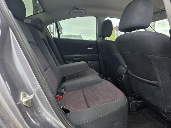 Pelēks Mazda 3 2005 Tallina, ar dzinēja tilpumu 1.60 L un nobraukumu 138 tūkst. km par 499 €, foto 7 vietnē AUTOMOTO.COM.LV