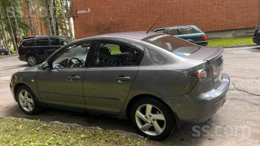 Pelēks Mazda 3 2007 Rīga, ar dzinēja tilpumu 1.60 L un nobraukumu 210 tūkst. km par 1000 €, foto 5 vietnē AUTOMOTO.COM.LV