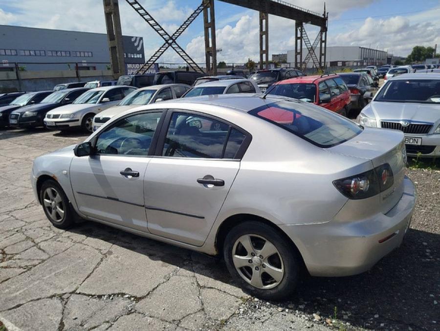 Grey Mazda 3 2007 in Tallinn, with an engine capacity of 1.60 L and mileage of 173 thousand km for 399 €, photo 5 on AUTOMOTO.COM.LV
