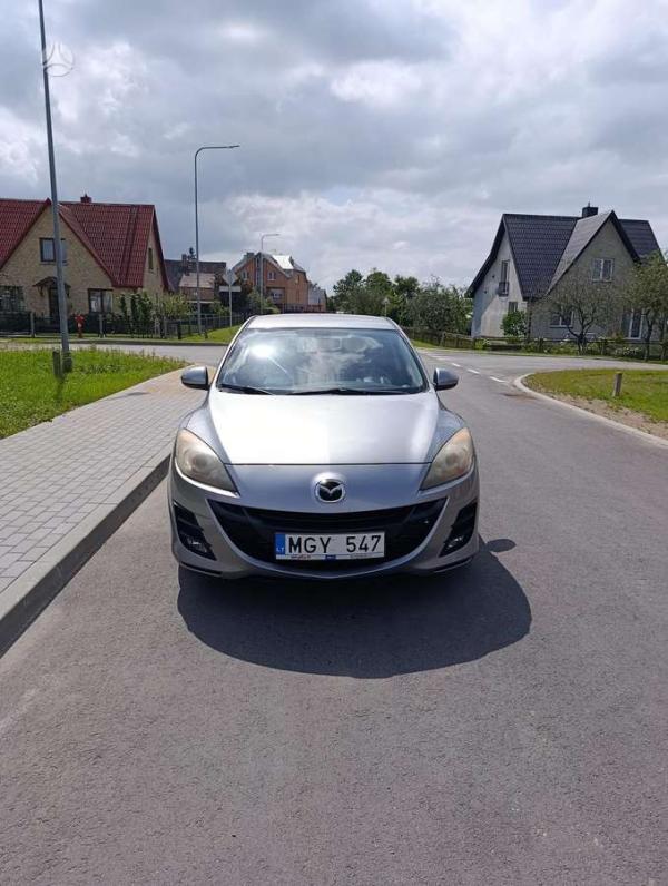 Grey Mazda 3 2009 in Kursenai, with an engine capacity of 1.60 L and mileage of 270 thousand km for 1700 €, photo 1 on AUTOMOTO.COM.LV