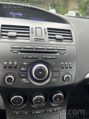 Pelēks Mazda 3 2013 Rīga, ar dzinēja tilpumu 1.60 L un nobraukumu 317 tūkst. km par 2300 €, foto 17 vietnē AUTOMOTO.COM.LV