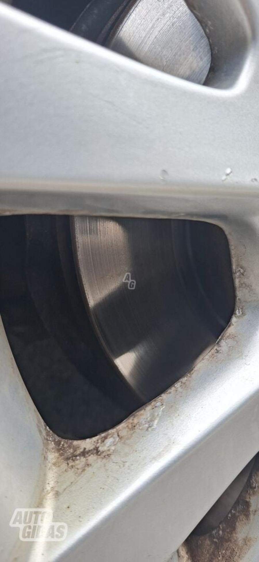 Grey Mazda 3 2014 in Vilnius, with an engine capacity of 2.00 L and mileage of 69 thousand km for 6000 €, photo 25 on AUTOMOTO.COM.LV
