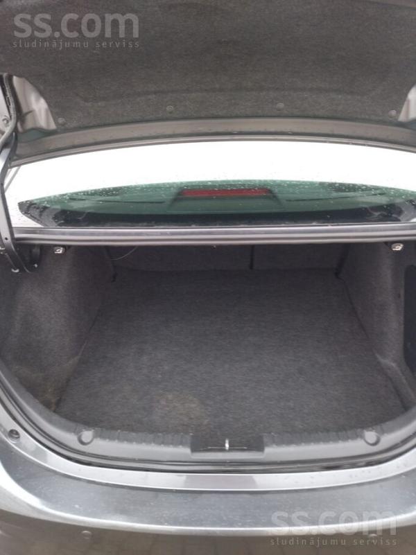 Grey Mazda 3 2014 in Riga, with an engine capacity of 2.20 L and mileage of 180 thousand km for 8790 €, photo 7 on AUTOMOTO.COM.LV