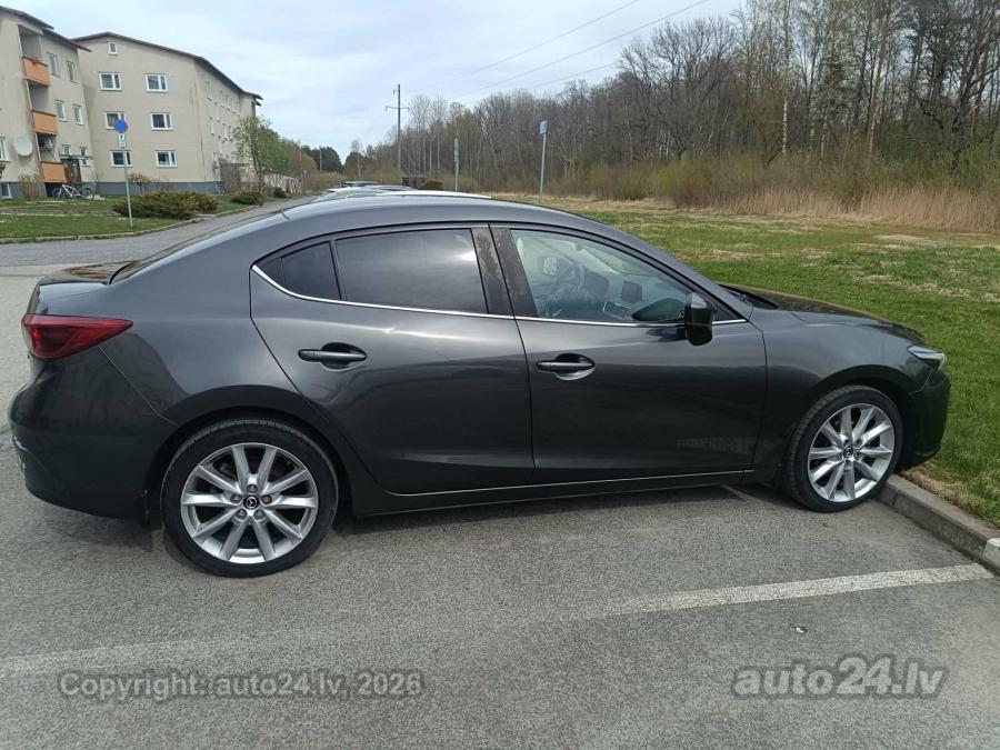 Grey Mazda 3 2017 in Tallinn, with an engine capacity of 2.00 L and mileage of 76 thousand km for 11990 €, photo 4 on AUTOMOTO.COM.LV