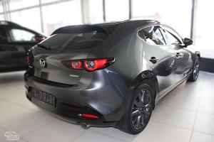 Grey Mazda 3 2019 in Kaunas, with an engine capacity of 2.00 L and mileage of 45 thousand km for 22112 €, photo 7 on AUTOMOTO.COM.LV