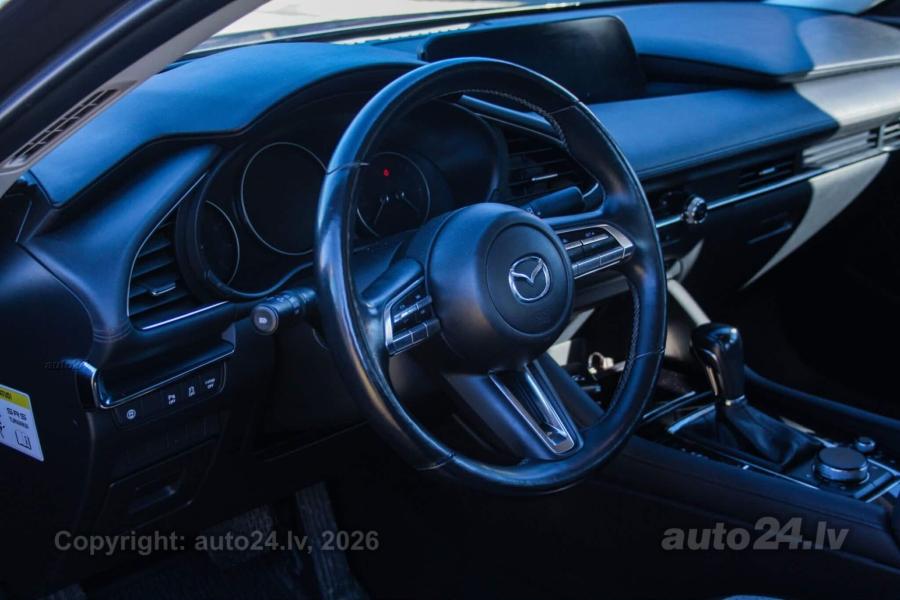 Grey Mazda 3 2019 in Viljandi, with an engine capacity of 2.00 L and mileage of 81 thousand km for 16900 €, photo 9 on AUTOMOTO.COM.LV