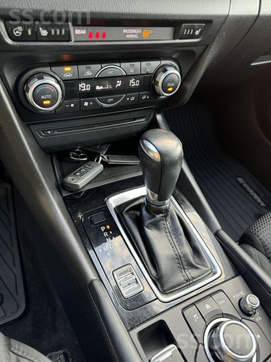 Pelēks Mazda 3 2019 Rīga, ar dzinēja tilpumu 2.00 L un nobraukumu 80 tūkst. km par 10500 €, foto 13 vietnē AUTOMOTO.COM.LV
