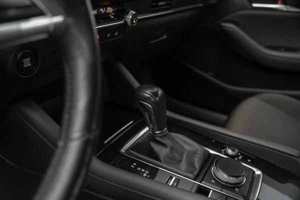 Grey Mazda 3 2020 in Vilnius, with an engine capacity of 2.00 L and mileage of 59 thousand km for 17800 €, photo 11 on AUTOMOTO.COM.LV