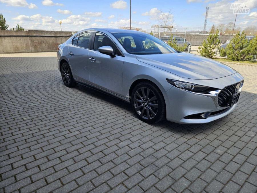 Grey Mazda 3 2020 in Siauliai, with an engine capacity of 2.50 L and mileage of 63 thousand km for 16888 €, photo 8 on AUTOMOTO.COM.LV