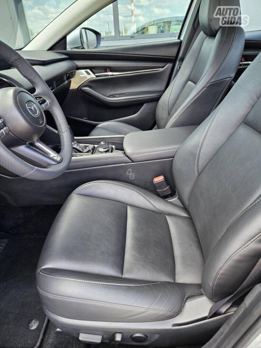 Grey Mazda 3 2020 in Siauliai, with an engine capacity of 2.50 L and mileage of 63 thousand km for 16888 €, photo 14 on AUTOMOTO.COM.LV