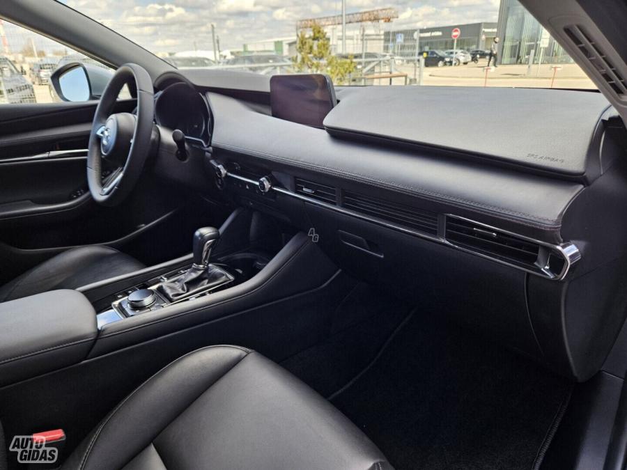 Grey Mazda 3 2020 in Siauliai, with an engine capacity of 2.50 L and mileage of 63 thousand km for 16888 €, photo 17 on AUTOMOTO.COM.LV