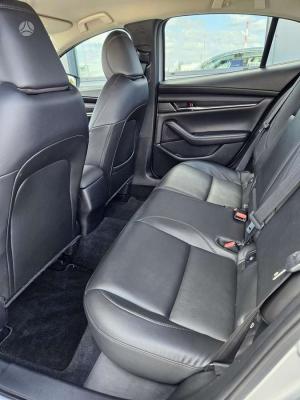 Pelēks Mazda 3 2020 Šauļi, ar dzinēja tilpumu 2.49 L un nobraukumu 64 tūkst. km par 16888 €, foto 25 vietnē AUTOMOTO.COM.LV