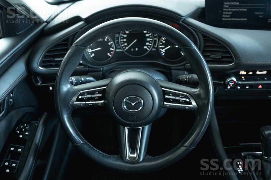 Pelēks Mazda 3 2021 Rīga, ar dzinēja tilpumu 2.00 L un nobraukumu 36 tūkst. km par 17490 €, foto 13 vietnē AUTOMOTO.COM.LV