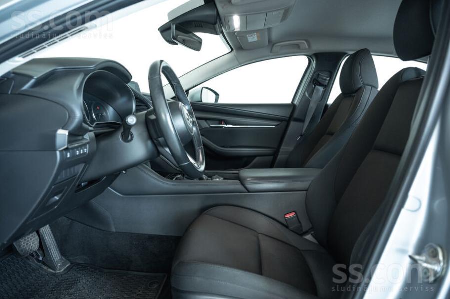 Pelēks Mazda 3 2021 Rīga, ar dzinēja tilpumu 2.00 L un nobraukumu 36 tūkst. km par 17490 €, foto 17 vietnē AUTOMOTO.COM.LV