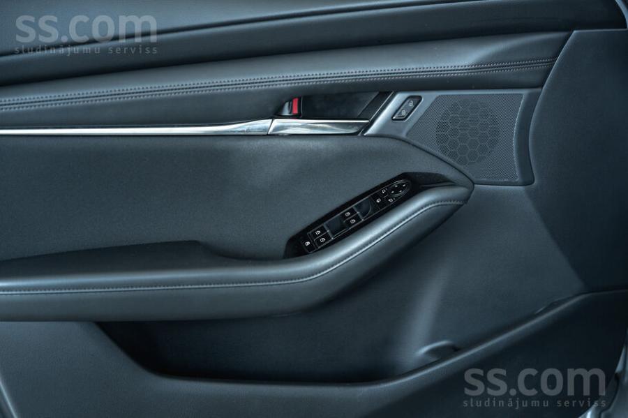 Pelēks Mazda 3 2021 Rīga, ar dzinēja tilpumu 2.00 L un nobraukumu 36 tūkst. km par 17490 €, foto 19 vietnē AUTOMOTO.COM.LV