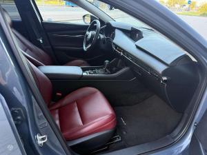 Grey Mazda 3 2023 in Klaipeda, with an engine capacity of 2.49 L and mileage of 23 thousand km for 16900 €, photo 16 on AUTOMOTO.COM.LV