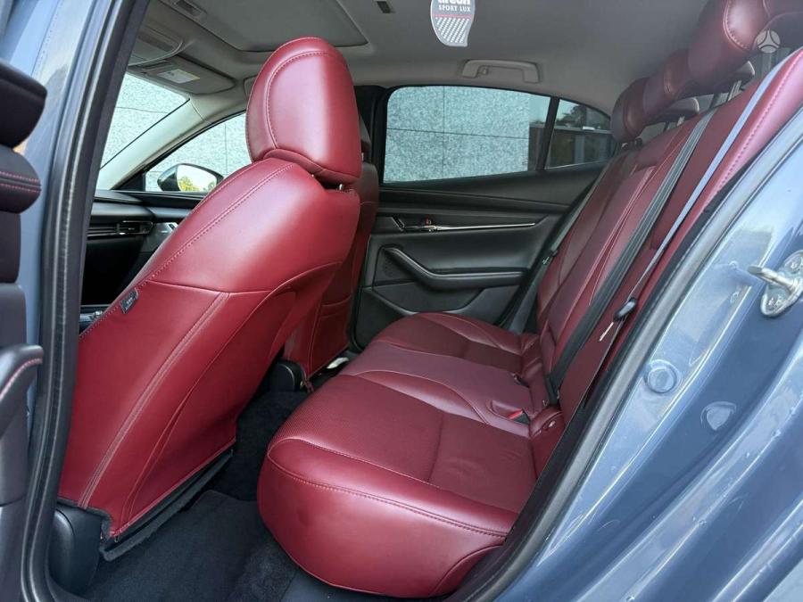 Grey Mazda 3 2023 in Klaipeda, with an engine capacity of 2.49 L and mileage of 23 thousand km for 16900 €, photo 18 on AUTOMOTO.COM.LV