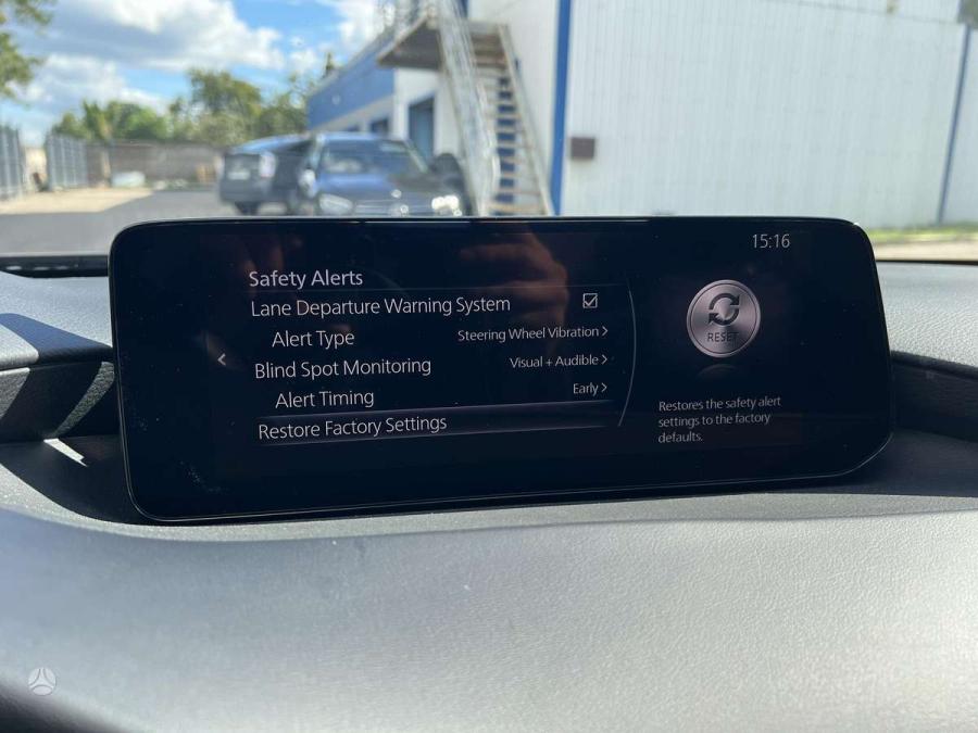 Pelēks Mazda 3 2026 Kauņa, ar dzinēja tilpumu 2.49 L un nobraukumu 3 tūkst. km par 13900 €, foto 31 vietnē AUTOMOTO.COM.LV