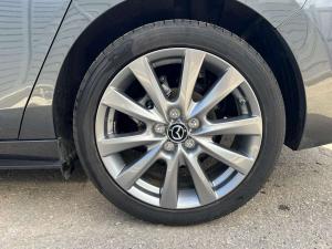 Pelēks Mazda 3 2026 Kauņa, ar dzinēja tilpumu 2.49 L un nobraukumu 3 tūkst. km par 13900 €, foto 46 vietnē AUTOMOTO.COM.LV