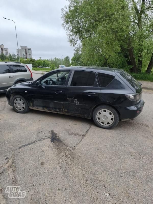 Мазда 3 2006 в Вильнюс, объемом двигателя 1.60 л и пробегом 300 тыс. км за 400 €, фото 3 на AUTOMOTO.COM.LV