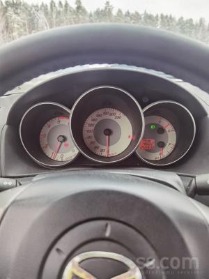 Mazda 3 2007 in Riga, with an engine capacity of 2.00 L and mileage of 258 thousand km for 1000 €, photo 9 on AUTOMOTO.COM.LV