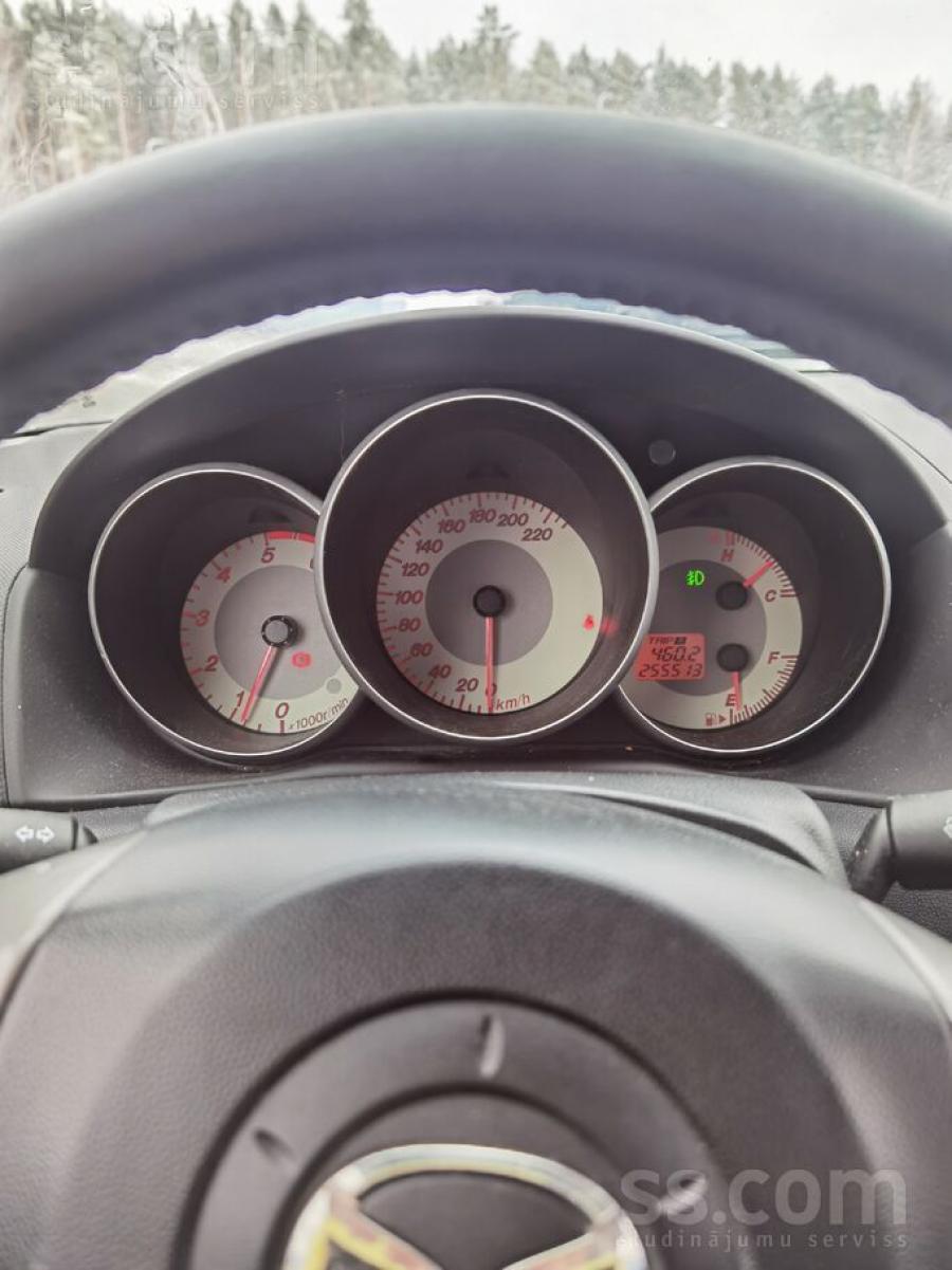 Mazda 3 2007 in Riga, with an engine capacity of 2.00 L and mileage of 258 thousand km for 1000 €, photo 9 on AUTOMOTO.COM.LV