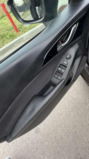 Mazda 3 2015 in Vilnius, with an engine capacity of 2.19 L and mileage of 0 thousand km for 3250 €, photo 13 on AUTOMOTO.COM.LV