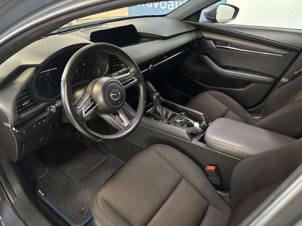 Mazda 3 2019 in Vilnius, with an engine capacity of 2.00 L and mileage of 116 thousand km for 16500 €, photo 8 on AUTOMOTO.COM.LV