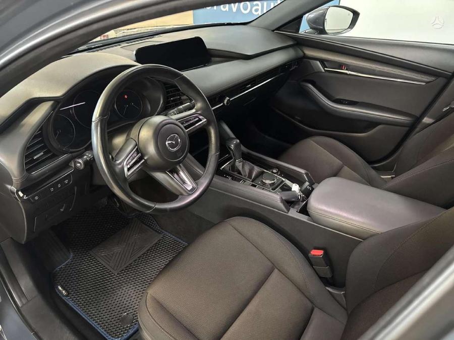 Mazda 3 2019 in Vilnius, with an engine capacity of 2.00 L and mileage of 116 thousand km for 16500 €, photo 8 on AUTOMOTO.COM.LV