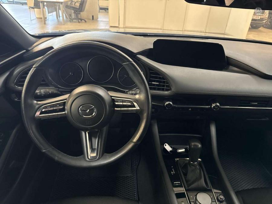 Mazda 3 2019 in Vilnius, with an engine capacity of 2.00 L and mileage of 116 thousand km for 16500 €, photo 10 on AUTOMOTO.COM.LV