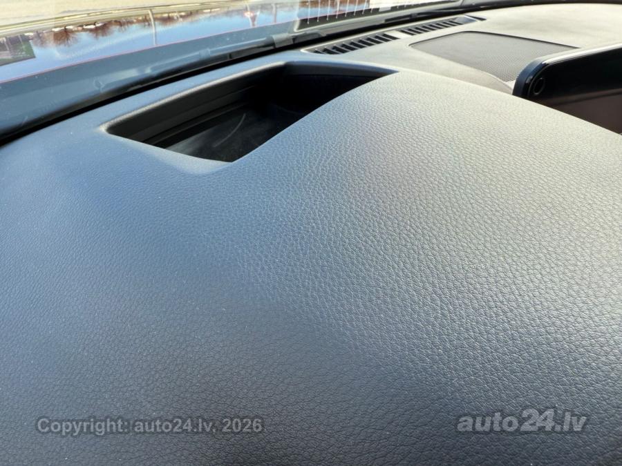 Mazda 3 2020 in Riga, with an engine capacity of 2.00 L and mileage of 52 thousand km for 20500 €, photo 16 on AUTOMOTO.COM.LV