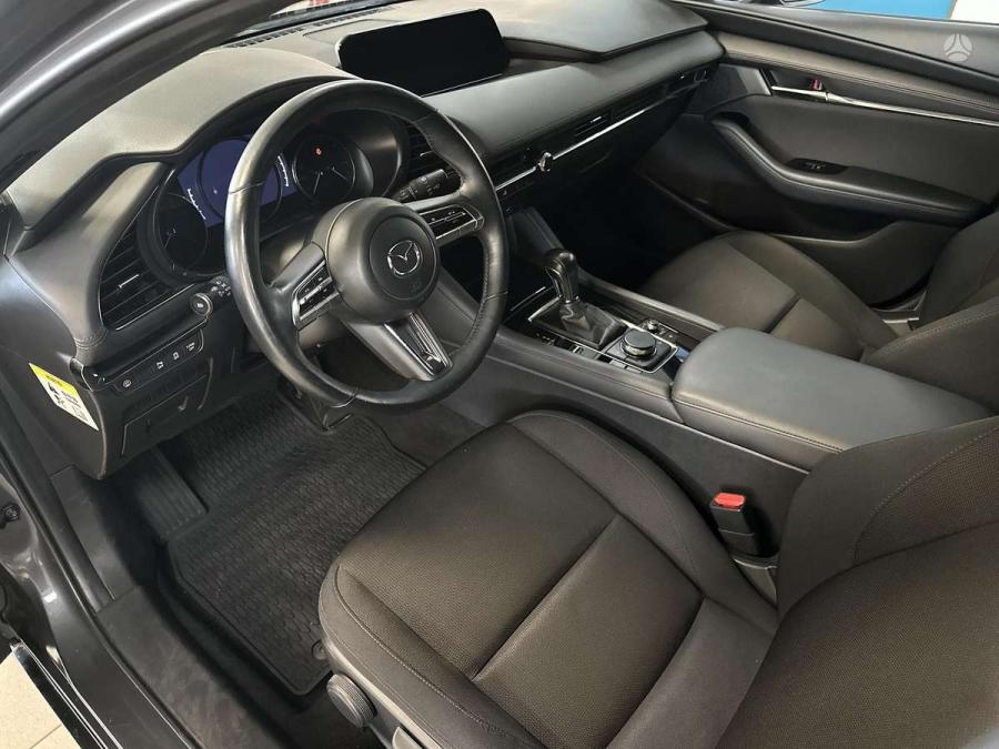 Mazda 3 2020 in Vilnius, with an engine capacity of 2.00 L and mileage of 53 thousand km for 17500 €, photo 9 on AUTOMOTO.COM.LV