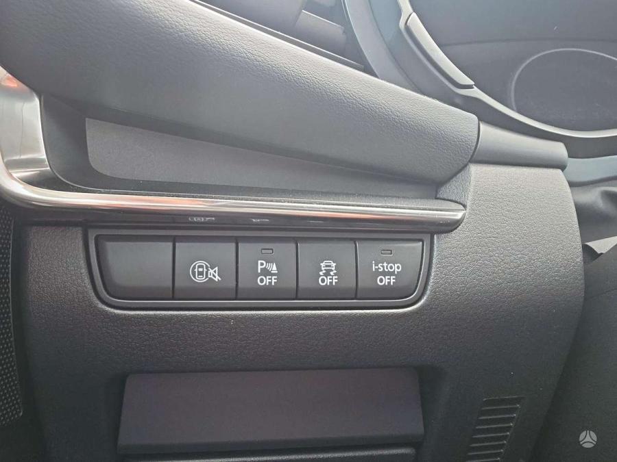 Mazda 3 2025 in Klaipeda, with an engine capacity of 2.50 L and mileage of 13 thousand km for 22491 €, photo 15 on AUTOMOTO.COM.LV