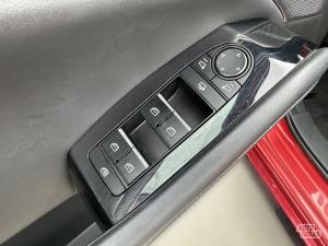 Red Mazda 3 2019 in Klaipeda, with an engine capacity of 2.00 L and mileage of 105 thousand km for 16900 €, photo 13 on AUTOMOTO.COM.LV