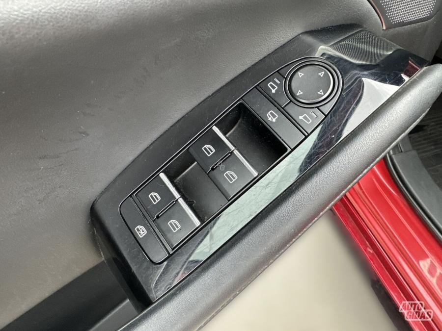 Red Mazda 3 2019 in Klaipeda, with an engine capacity of 2.00 L and mileage of 105 thousand km for 16900 €, photo 13 on AUTOMOTO.COM.LV