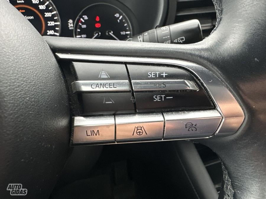 Red Mazda 3 2019 in Klaipeda, with an engine capacity of 2.00 L and mileage of 105 thousand km for 16900 €, photo 19 on AUTOMOTO.COM.LV