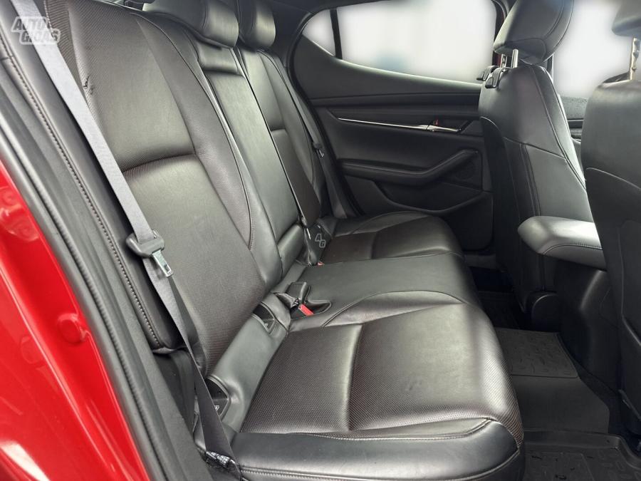 Red Mazda 3 2019 in Klaipeda, with an engine capacity of 2.00 L and mileage of 105 thousand km for 16900 €, photo 28 on AUTOMOTO.COM.LV
