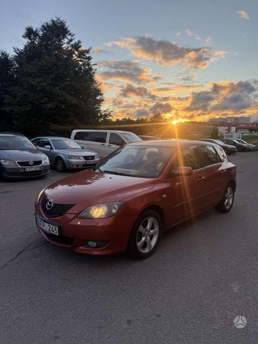 Red Mazda 3 2005 in Vilnius, with an engine capacity of 1.60 L and mileage of 198 thousand km for 1650 €, photo 1 on AUTOMOTO.COM.LV