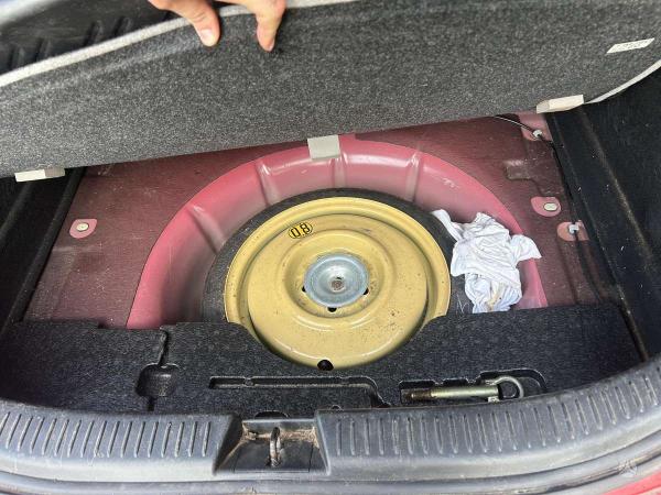 Красный Мазда 3 2006 в Каунас, объемом двигателя 1.56 л и пробегом 165 тыс. км за 450 €, фото 9 на AUTOMOTO.COM.LV
