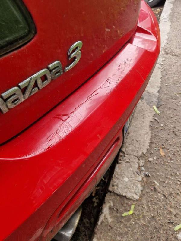Red Mazda 3 2007 in Kaunas, with an engine capacity of 2.00 L and mileage of 274 thousand km for 1000 €, photo 8 on AUTOMOTO.COM.LV