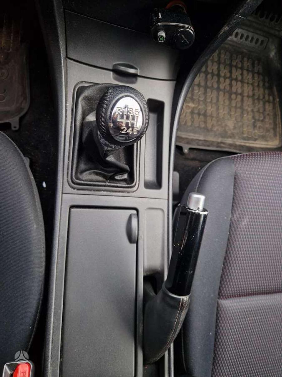 Sarkans Mazda 3 2007 Kauņa, ar dzinēja tilpumu 2.00 L un nobraukumu 274 tūkst. km par 1000 €, foto 16 vietnē AUTOMOTO.COM.LV