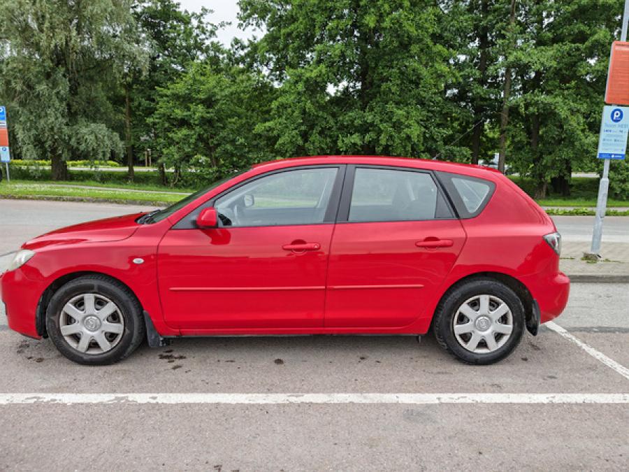 Red Mazda 3 2008 in Tallinn, with an engine capacity of 1.60 L and mileage of 208 thousand km for 1500 €, photo 3 on AUTOMOTO.COM.LV