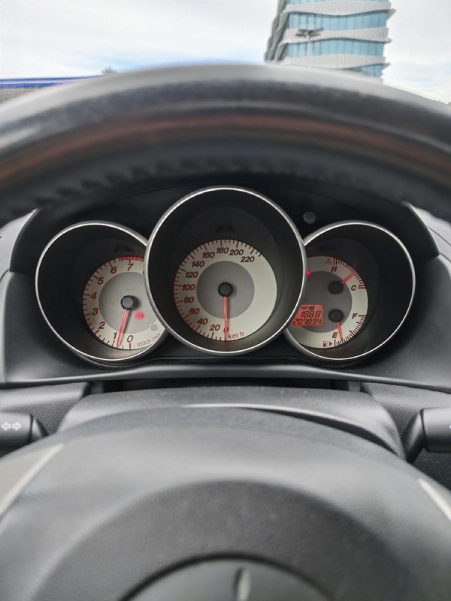 Red Mazda 3 2008 in Tallinn, with an engine capacity of 1.60 L and mileage of 208 thousand km for 1500 €, photo 22 on AUTOMOTO.COM.LV