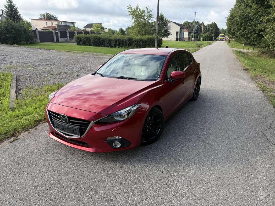 Red Mazda 3 2014 in Kaunas, with an engine capacity of 2.20 L and mileage of 298 thousand km for 5800 €, photo 3 on AUTOMOTO.COM.LV