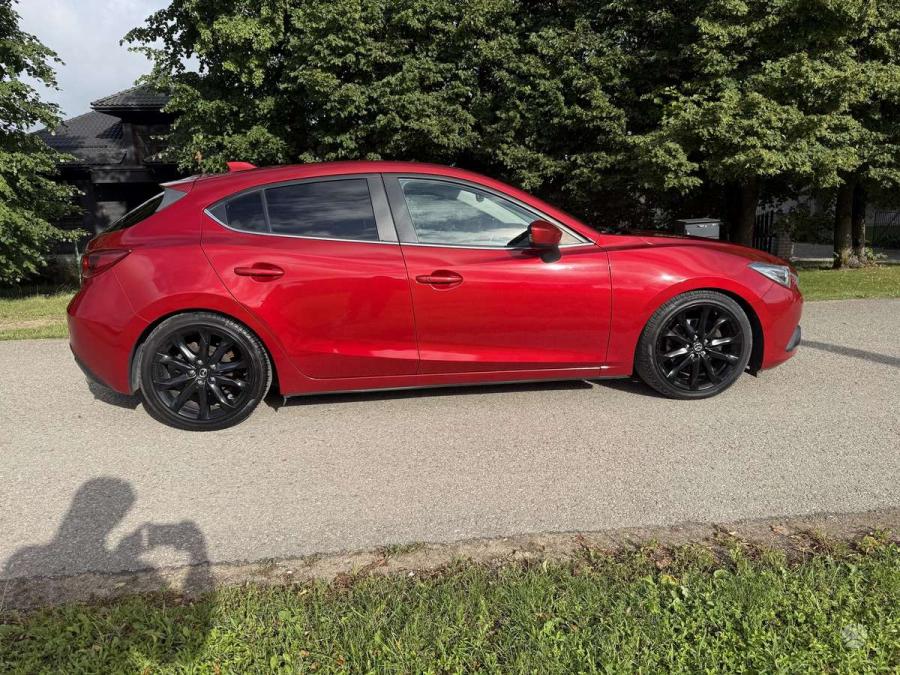 Red Mazda 3 2014 in Kaunas, with an engine capacity of 2.20 L and mileage of 298 thousand km for 5800 €, photo 6 on AUTOMOTO.COM.LV