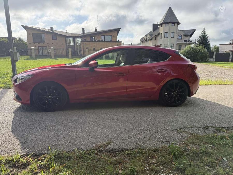 Red Mazda 3 2014 in Kaunas, with an engine capacity of 2.20 L and mileage of 298 thousand km for 5800 €, photo 7 on AUTOMOTO.COM.LV