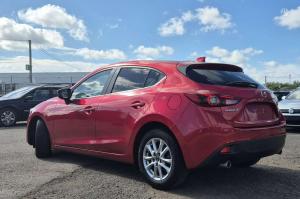 Red Mazda 3 2014 in Kaunas, with an engine capacity of 2.19 L and mileage of 245 thousand km for 2949 €, photo 3 on AUTOMOTO.COM.LV