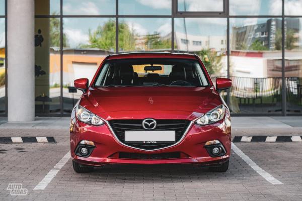 Red Mazda 3 2015 in Kaunas, with an engine capacity of 2.00 L and mileage of 150 thousand km for 8100 €, photo 1 on AUTOMOTO.COM.LV
