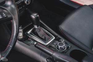 Red Mazda 3 2015 in Kaunas, with an engine capacity of 2.00 L and mileage of 150 thousand km for 8100 €, photo 9 on AUTOMOTO.COM.LV